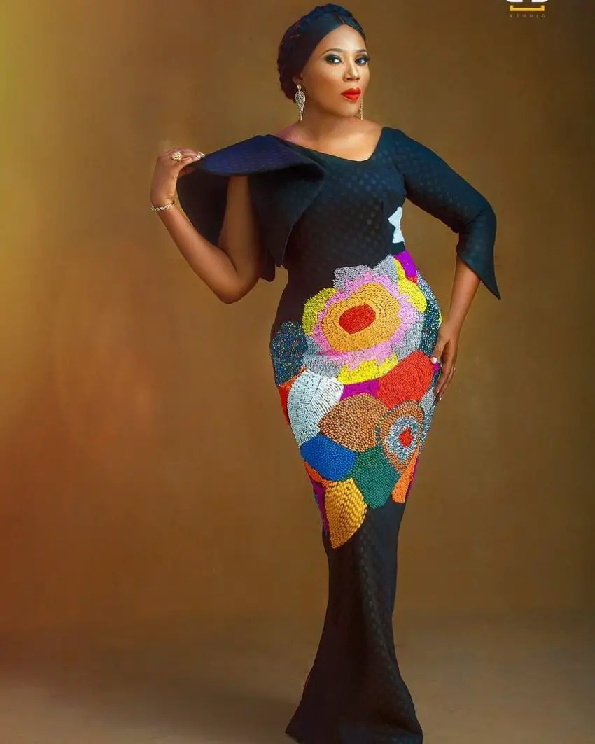 Best Asoebi Styles Of The Week Oct 28- Nov 3 – A Million Styles