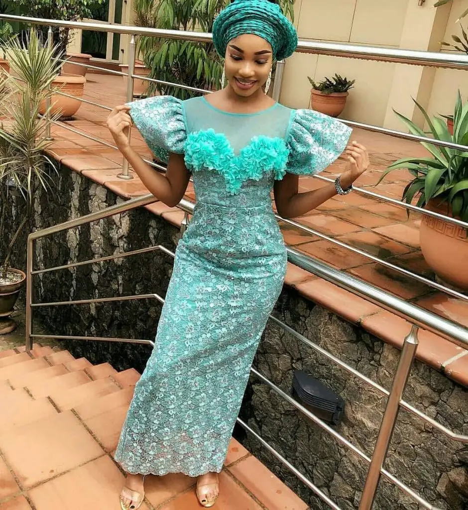 These Uniquely Designed Asoebi Styles Created A Buzz – A Million Styles