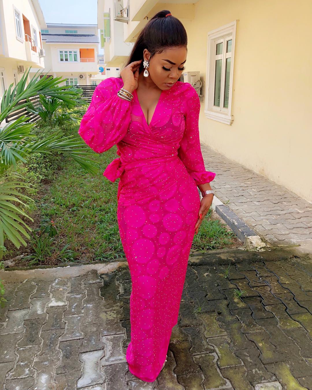 12 Times @Adunola Slayed Asoebi Styles – A Million Styles