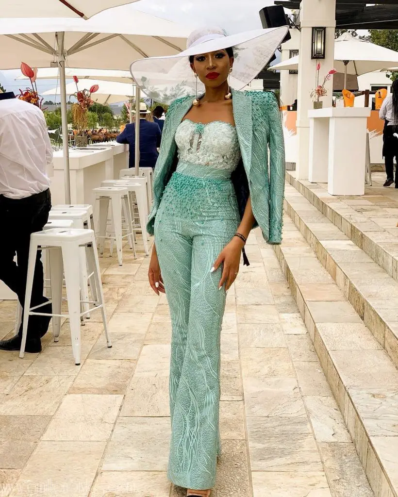 Battle Of the Beautiful Hats: Who Rocked It Better? – A Million Styles