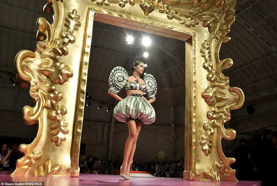 Moschino Heats Things Up With Some Picasso-Inspired Designs For Spring ...