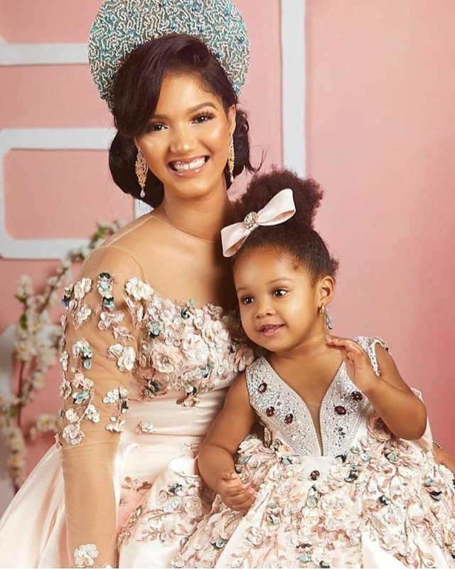 2026 A Compilation of 15 Fashionable Mother-Daughter Styles – A Million ...