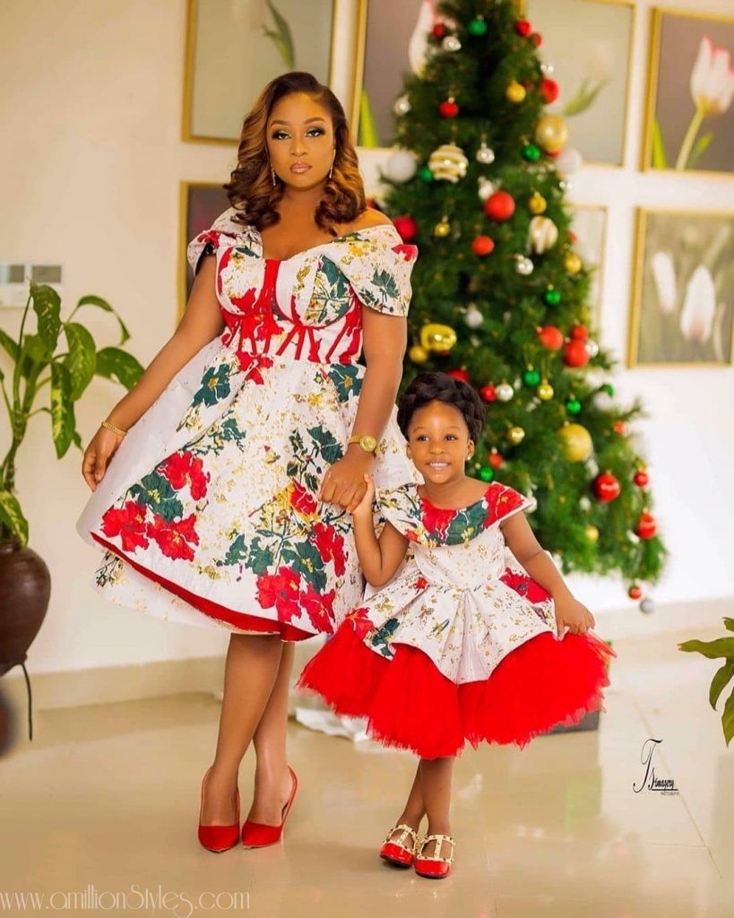 2026 A Compilation of 15 Fashionable Mother-Daughter Styles – A Million ...