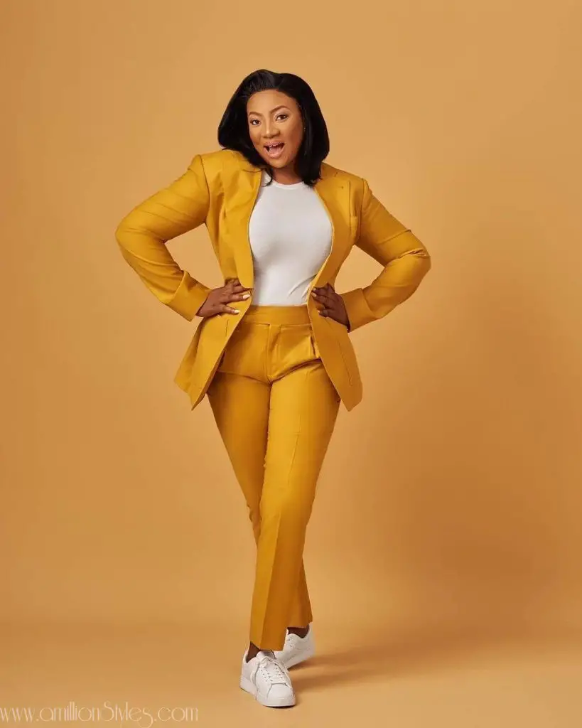 2025 10 Classy Corporate Styles For Career Women – A Million Styles