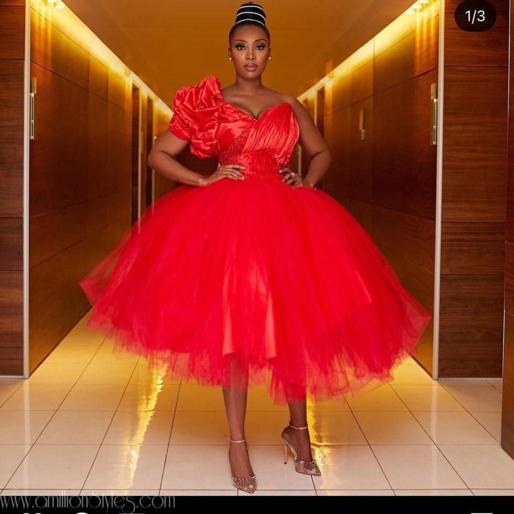 Take A Look At These Exaggerated Frills Styles – A Million Styles