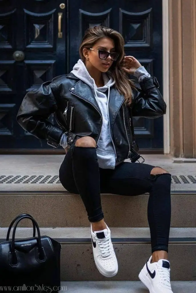 2025 19 Ripped Jeans Street Style Reigning Now – A Million Styles